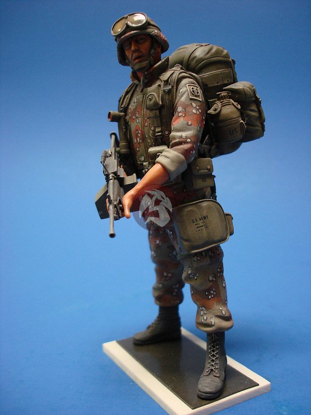 Verlinden 120mm (1/16) US M249 SAW Machine Gunner in Verlinden 120mm (1/16) US M249 SAW Machine Gunner in